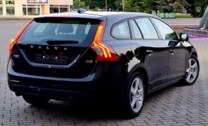 Melns Volvo V60 2012 Alīta, ar dzinēja tilpumu 1.98 L un nobraukumu 248 tūkst. km par 5250 €, foto 4 vietnē AUTOMOTO.COM.LV