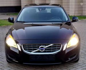 Melns Volvo V60 2012 Alīta, ar dzinēja tilpumu 1.98 L un nobraukumu 248 tūkst. km par 5250 €, foto 6 vietnē AUTOMOTO.COM.LV