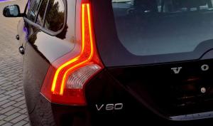 Melns Volvo V60 2012 Alīta, ar dzinēja tilpumu 1.98 L un nobraukumu 248 tūkst. km par 5250 €, foto 9 vietnē AUTOMOTO.COM.LV