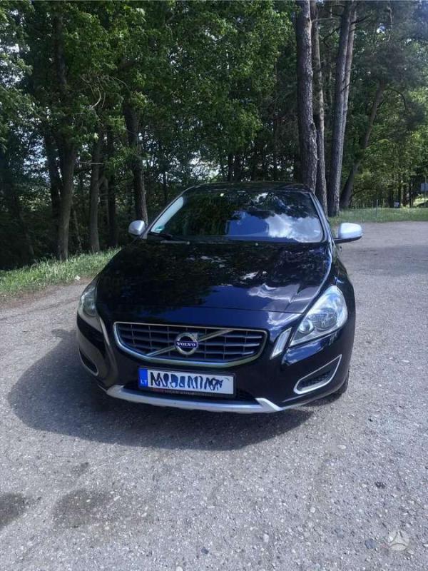 Melns Volvo V60 2012 Panevēža, ar dzinēja tilpumu 1.98 L un nobraukumu 354 tūkst. km par 4800 €, foto 2 vietnē AUTOMOTO.COM.LV