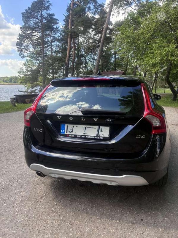 Melns Volvo V60 2012 Panevēža, ar dzinēja tilpumu 1.98 L un nobraukumu 354 tūkst. km par 4800 €, foto 5 vietnē AUTOMOTO.COM.LV
