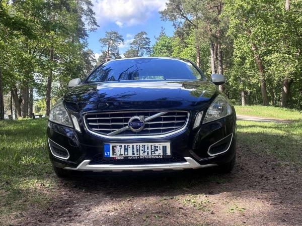 Melns Volvo V60 2012 Panevēža, ar dzinēja tilpumu 1.98 L un nobraukumu 354 tūkst. km par 4800 €, foto 6 vietnē AUTOMOTO.COM.LV