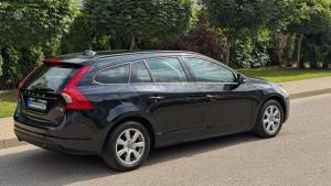Black Volvo V60 2012 in Vilnius, with an engine capacity of 1.56 L and mileage of 344 thousand km for 3950 €, photo 6 on AUTOMOTO.COM.LV