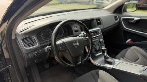 Black Volvo V60 2012 in Vilnius, with an engine capacity of 1.56 L and mileage of 344 thousand km for 3950 €, photo 13 on AUTOMOTO.COM.LV