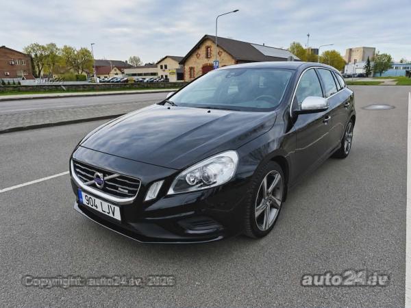 Black Volvo V60 2012 in Paide, with an engine capacity of 2.00 L and mileage of 295 thousand km for 6890 €, photo 2 on AUTOMOTO.COM.LV