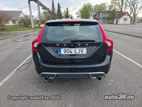 Black Volvo V60 2012 in Paide, with an engine capacity of 2.00 L and mileage of 295 thousand km for 6890 €, photo 6 on AUTOMOTO.COM.LV