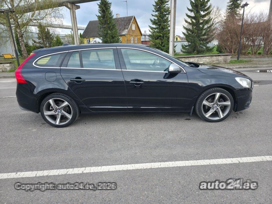 Черный Вольво B60 2012 в Пайде, объемом двигателя 2.00 л и пробегом 295 тыс. км за 6890 €, фото 10 на AUTOMOTO.COM.LV