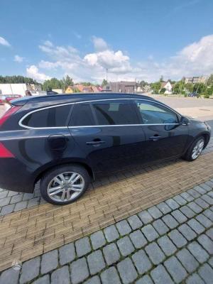 Melns Volvo V60 2012 Jurbarkas, ar dzinēja tilpumu 1.56 L un nobraukumu 371 tūkst. km par 4200 €, foto 6 vietnē AUTOMOTO.COM.LV