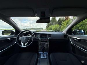 Melns Volvo V60 2012 Raseiniai, ar dzinēja tilpumu 2.40 L un nobraukumu 299 tūkst. km par 4750 €, foto 16 vietnē AUTOMOTO.COM.LV