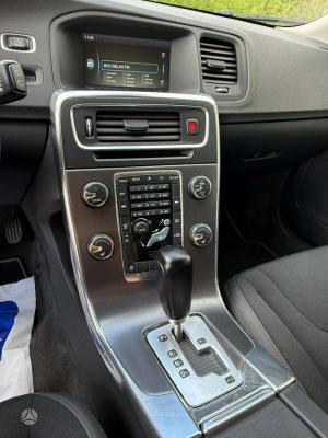 Melns Volvo V60 2012 Raseiniai, ar dzinēja tilpumu 2.40 L un nobraukumu 299 tūkst. km par 4750 €, foto 22 vietnē AUTOMOTO.COM.LV