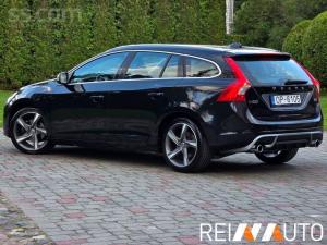 Melns Volvo V60 2012 Rīga, ar dzinēja tilpumu 2.00 L un nobraukumu 347 tūkst. km par 6350 €, foto 4 vietnē AUTOMOTO.COM.LV