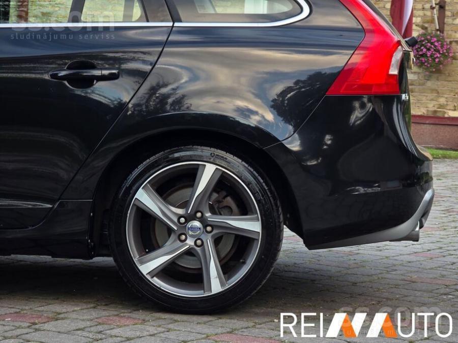Melns Volvo V60 2012 Rīga, ar dzinēja tilpumu 2.00 L un nobraukumu 347 tūkst. km par 6350 €, foto 11 vietnē AUTOMOTO.COM.LV