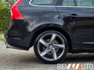 Melns Volvo V60 2012 Rīga, ar dzinēja tilpumu 2.00 L un nobraukumu 347 tūkst. km par 6350 €, foto 12 vietnē AUTOMOTO.COM.LV