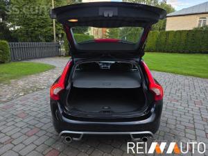 Melns Volvo V60 2012 Rīga, ar dzinēja tilpumu 2.00 L un nobraukumu 347 tūkst. km par 6350 €, foto 15 vietnē AUTOMOTO.COM.LV