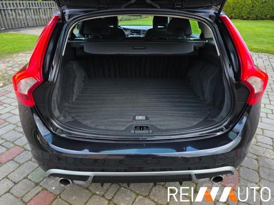 Melns Volvo V60 2012 Rīga, ar dzinēja tilpumu 2.00 L un nobraukumu 347 tūkst. km par 6350 €, foto 16 vietnē AUTOMOTO.COM.LV