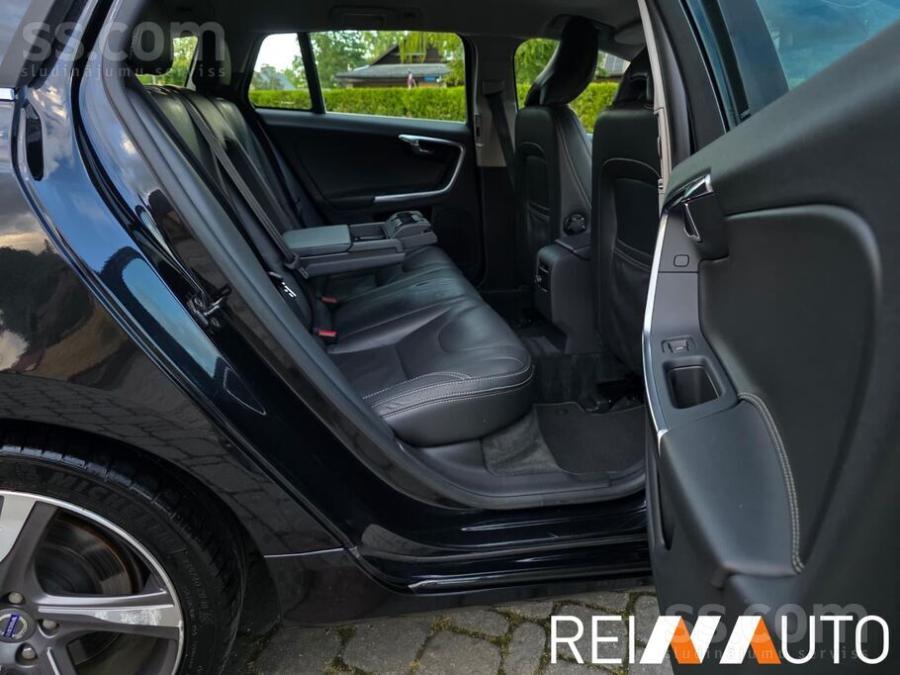 Melns Volvo V60 2012 Rīga, ar dzinēja tilpumu 2.00 L un nobraukumu 347 tūkst. km par 6350 €, foto 17 vietnē AUTOMOTO.COM.LV