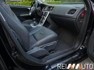 Melns Volvo V60 2012 Rīga, ar dzinēja tilpumu 2.00 L un nobraukumu 347 tūkst. km par 6350 €, foto 21 vietnē AUTOMOTO.COM.LV
