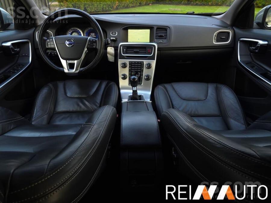Melns Volvo V60 2012 Rīga, ar dzinēja tilpumu 2.00 L un nobraukumu 347 tūkst. km par 6350 €, foto 24 vietnē AUTOMOTO.COM.LV