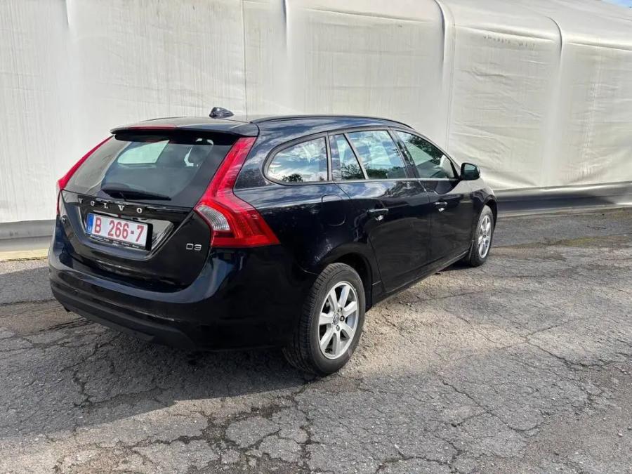Melns Volvo V60 2012 Ogre, ar dzinēja tilpumu 2.00 L un nobraukumu 0 tūkst. km par 5100 €, foto 7 vietnē AUTOMOTO.COM.LV