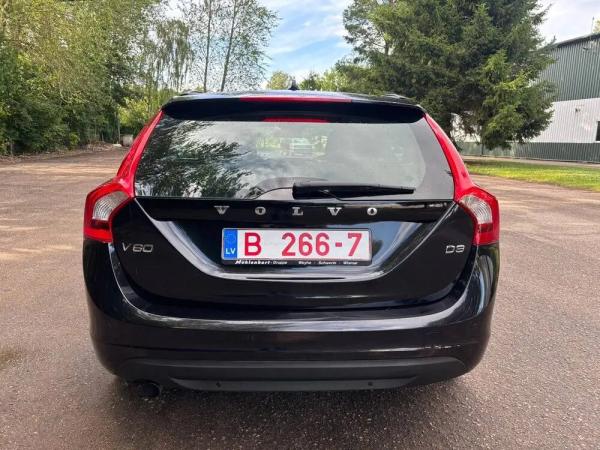 Black Volvo V60 2012 in Ogre, with an engine capacity of 2.00 L and mileage of 0 thousand km for 5100 €, photo 8 on AUTOMOTO.COM.LV