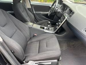 Melns Volvo V60 2012 Ogre, ar dzinēja tilpumu 2.00 L un nobraukumu 0 tūkst. km par 5100 €, foto 12 vietnē AUTOMOTO.COM.LV