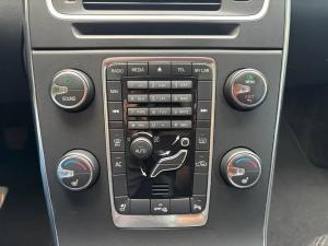 Melns Volvo V60 2012 Ogre, ar dzinēja tilpumu 2.00 L un nobraukumu 0 tūkst. km par 5100 €, foto 15 vietnē AUTOMOTO.COM.LV
