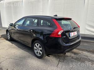 Melns Volvo V60 2012 Ogre, ar dzinēja tilpumu 2.00 L un nobraukumu 332 tūkst. km par 5100 €, foto 7 vietnē AUTOMOTO.COM.LV