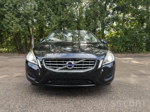 Melns Volvo V60 2012 Ogre, ar dzinēja tilpumu 2.00 L un nobraukumu 332 tūkst. km par 5100 €, foto 10 vietnē AUTOMOTO.COM.LV