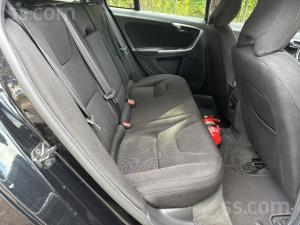 Melns Volvo V60 2012 Ogre, ar dzinēja tilpumu 2.00 L un nobraukumu 332 tūkst. km par 5100 €, foto 16 vietnē AUTOMOTO.COM.LV