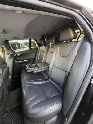Melns Volvo V60 2012 Raseiniai, ar dzinēja tilpumu 1.98 L un nobraukumu 318 tūkst. km par 5799 €, foto 18 vietnē AUTOMOTO.COM.LV