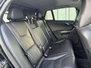 Melns Volvo V60 2012 Raseiniai, ar dzinēja tilpumu 1.98 L un nobraukumu 318 tūkst. km par 5799 €, foto 23 vietnē AUTOMOTO.COM.LV