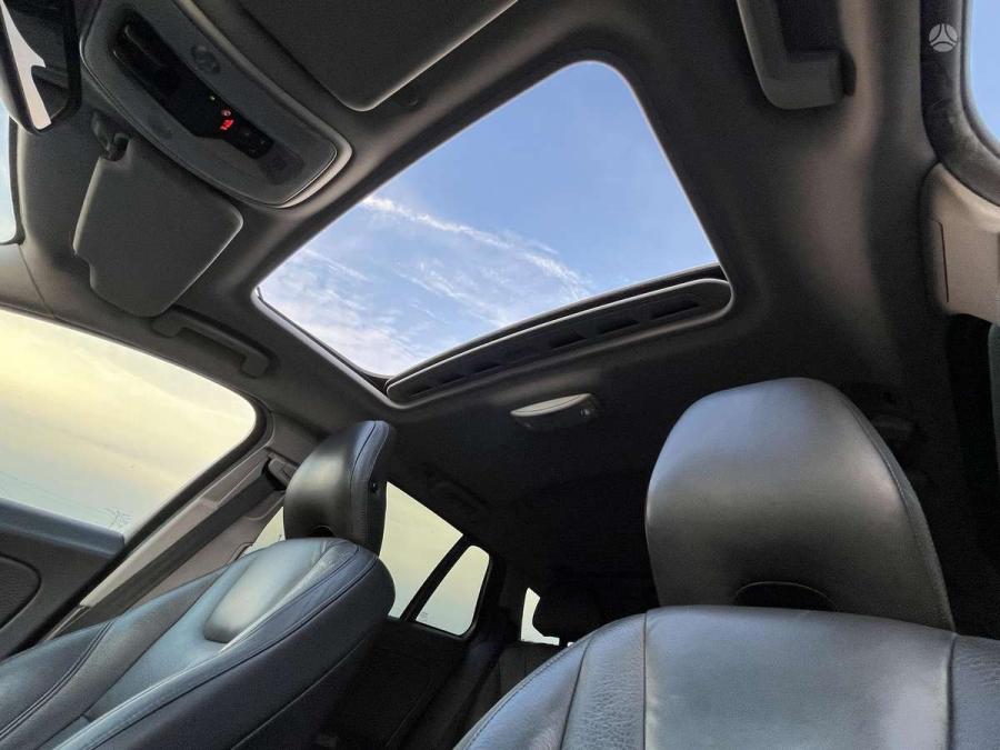 Melns Volvo V60 2012 Raseiniai, ar dzinēja tilpumu 1.98 L un nobraukumu 318 tūkst. km par 5799 €, foto 28 vietnē AUTOMOTO.COM.LV