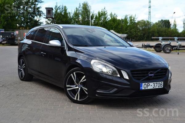 Black Volvo V60 2012 in Jelgava, with an engine capacity of 1.60 L and mileage of 0 thousand km for 6390 €, photo 1 on AUTOMOTO.COM.LV