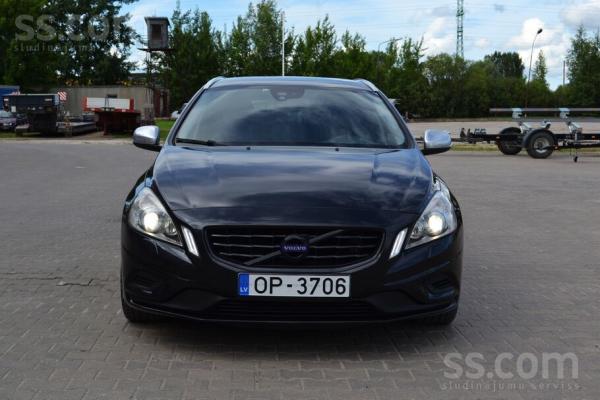 Black Volvo V60 2012 in Jelgava, with an engine capacity of 1.60 L and mileage of 0 thousand km for 6390 €, photo 6 on AUTOMOTO.COM.LV