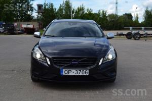 Melns Volvo V60 2012 Jelgava, ar dzinēja tilpumu 1.60 L un nobraukumu 0 tūkst. km par 6390 €, foto 7 vietnē AUTOMOTO.COM.LV