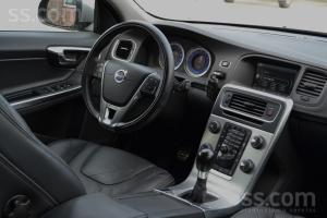 Melns Volvo V60 2012 Jelgava, ar dzinēja tilpumu 1.60 L un nobraukumu 0 tūkst. km par 6390 €, foto 11 vietnē AUTOMOTO.COM.LV