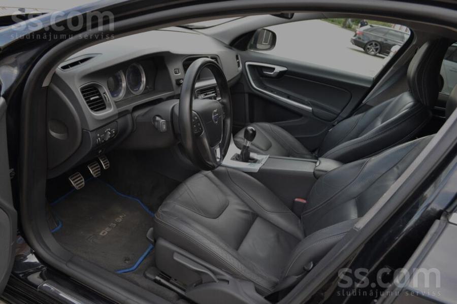 Melns Volvo V60 2012 Jelgava, ar dzinēja tilpumu 1.60 L un nobraukumu 0 tūkst. km par 6390 €, foto 12 vietnē AUTOMOTO.COM.LV