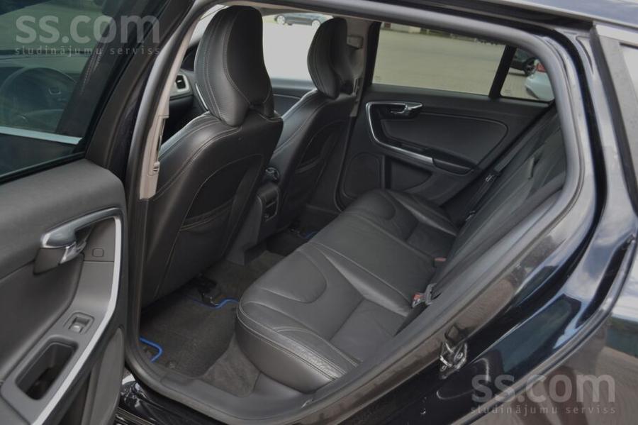 Melns Volvo V60 2012 Jelgava, ar dzinēja tilpumu 1.60 L un nobraukumu 0 tūkst. km par 6390 €, foto 13 vietnē AUTOMOTO.COM.LV