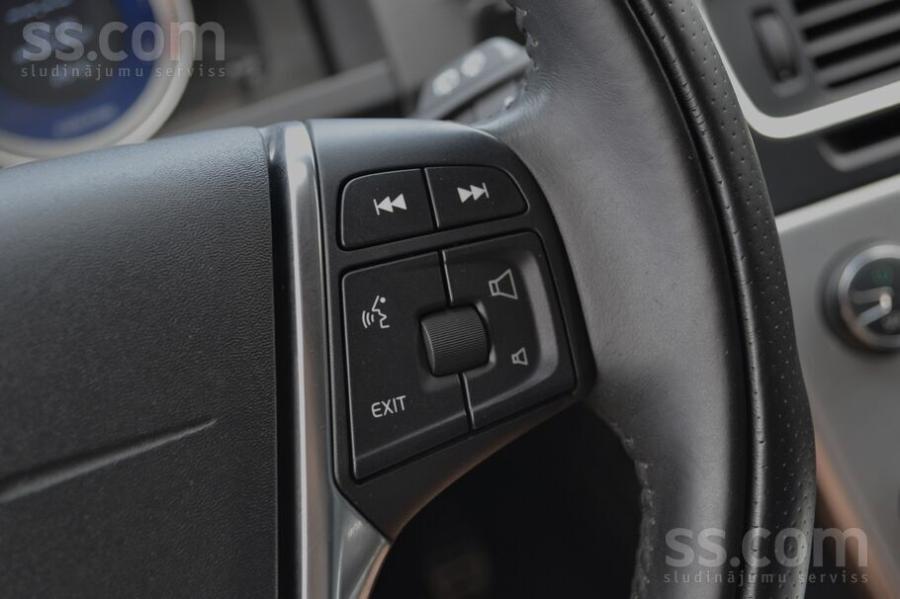 Melns Volvo V60 2012 Jelgava, ar dzinēja tilpumu 1.60 L un nobraukumu 0 tūkst. km par 6390 €, foto 16 vietnē AUTOMOTO.COM.LV