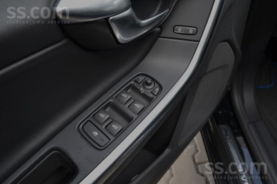 Melns Volvo V60 2012 Jelgava, ar dzinēja tilpumu 1.60 L un nobraukumu 0 tūkst. km par 6390 €, foto 17 vietnē AUTOMOTO.COM.LV