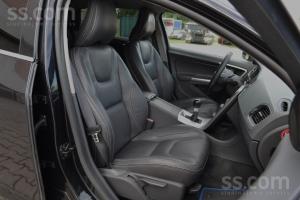 Melns Volvo V60 2012 Jelgava, ar dzinēja tilpumu 1.60 L un nobraukumu 0 tūkst. km par 6390 €, foto 18 vietnē AUTOMOTO.COM.LV