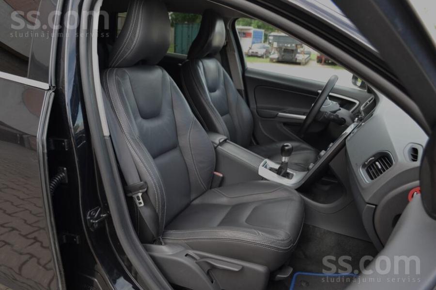 Melns Volvo V60 2012 Jelgava, ar dzinēja tilpumu 1.60 L un nobraukumu 0 tūkst. km par 6390 €, foto 18 vietnē AUTOMOTO.COM.LV
