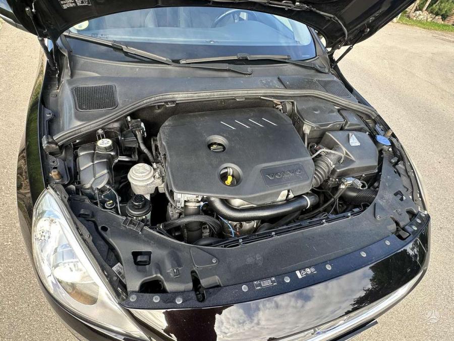 Melns Volvo V60 2012 Kauņa, ar dzinēja tilpumu 1.56 L un nobraukumu 267 tūkst. km par 5800 €, foto 24 vietnē AUTOMOTO.COM.LV