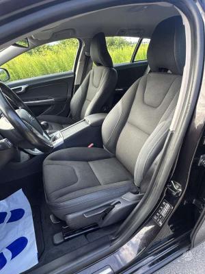 Melns Volvo V60 2012 Kauņa, ar dzinēja tilpumu 1.56 L un nobraukumu 267 tūkst. km par 5800 €, foto 27 vietnē AUTOMOTO.COM.LV
