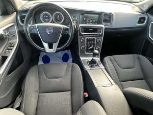 Melns Volvo V60 2012 Kauņa, ar dzinēja tilpumu 1.56 L un nobraukumu 267 tūkst. km par 5800 €, foto 28 vietnē AUTOMOTO.COM.LV