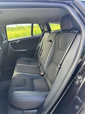 Melns Volvo V60 2012 Kauņa, ar dzinēja tilpumu 1.56 L un nobraukumu 267 tūkst. km par 5800 €, foto 30 vietnē AUTOMOTO.COM.LV
