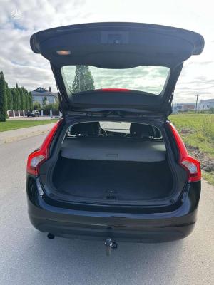 Melns Volvo V60 2012 Kauņa, ar dzinēja tilpumu 1.56 L un nobraukumu 267 tūkst. km par 5800 €, foto 32 vietnē AUTOMOTO.COM.LV