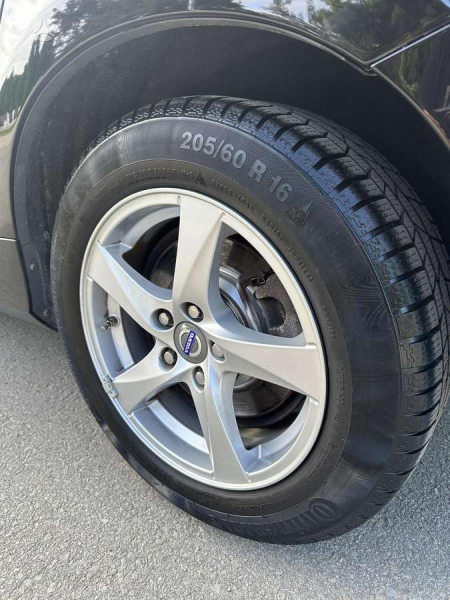 Melns Volvo V60 2012 Kauņa, ar dzinēja tilpumu 1.56 L un nobraukumu 267 tūkst. km par 5800 €, foto 34 vietnē AUTOMOTO.COM.LV