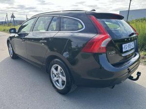 Melns Volvo V60 2012 Kauņa, ar dzinēja tilpumu 1.56 L un nobraukumu 267 tūkst. km par 5800 €, foto 35 vietnē AUTOMOTO.COM.LV