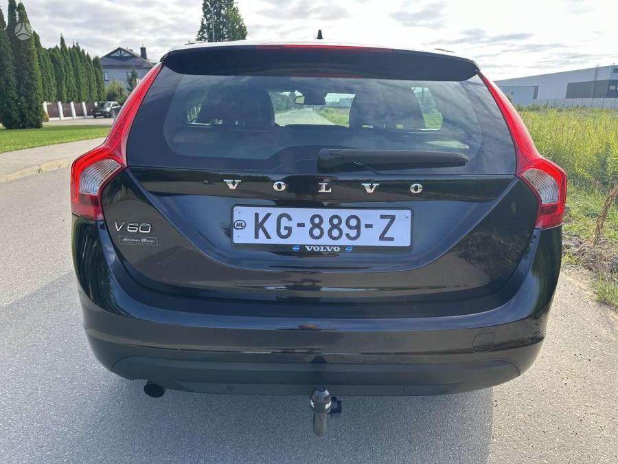 Melns Volvo V60 2012 Kauņa, ar dzinēja tilpumu 1.56 L un nobraukumu 267 tūkst. km par 5800 €, foto 36 vietnē AUTOMOTO.COM.LV